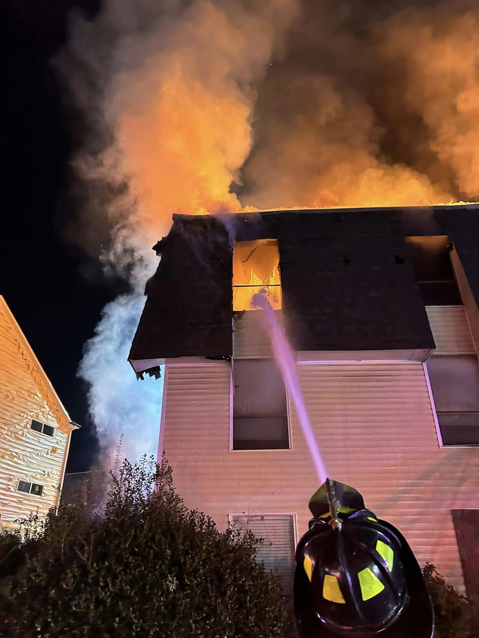 Irmo firefighters control 2-alarm fire at apartment complex - ABC Columbia