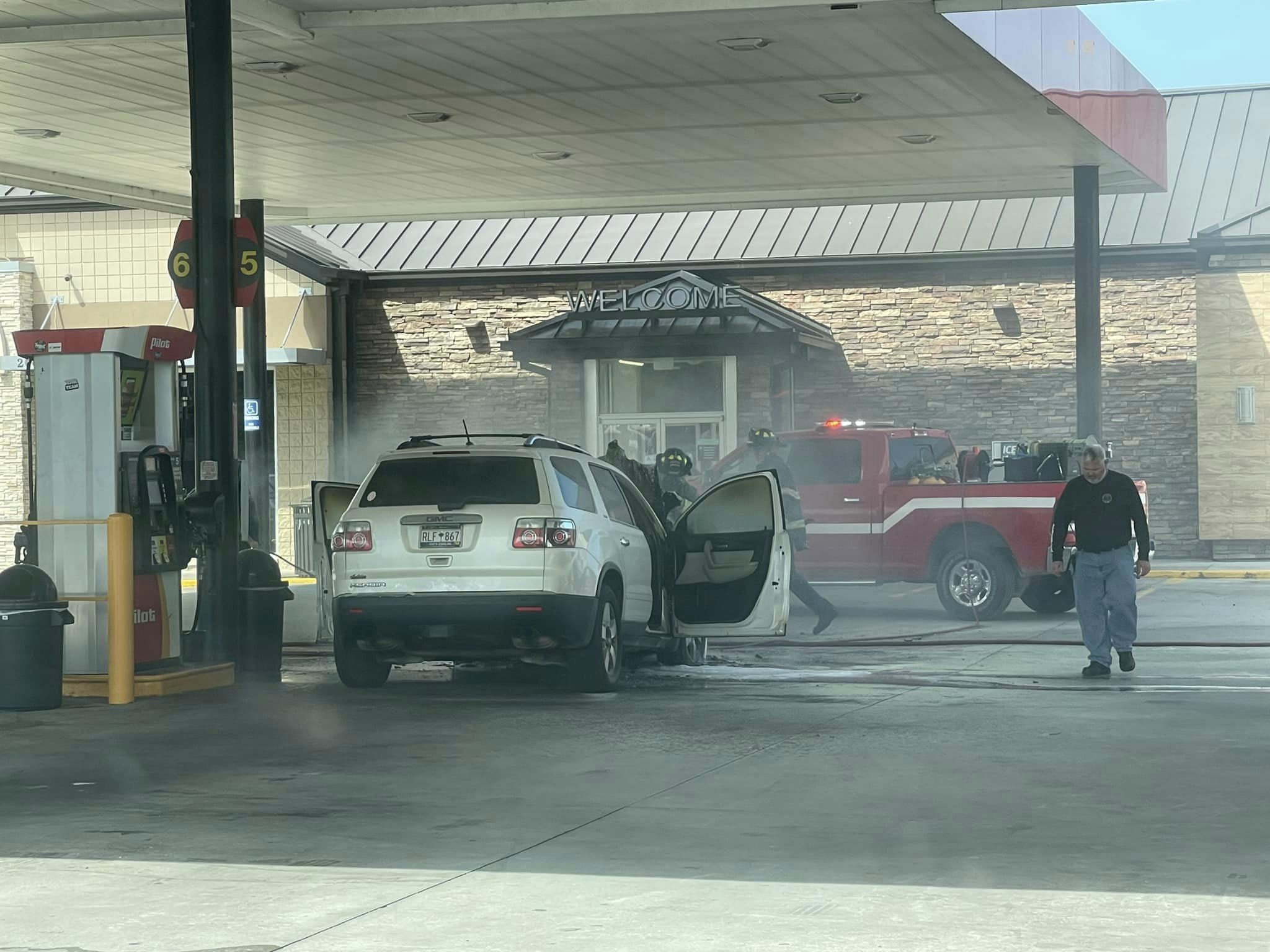 Pumps at gas station shut down after SUV engine on fire - ABC Columbia