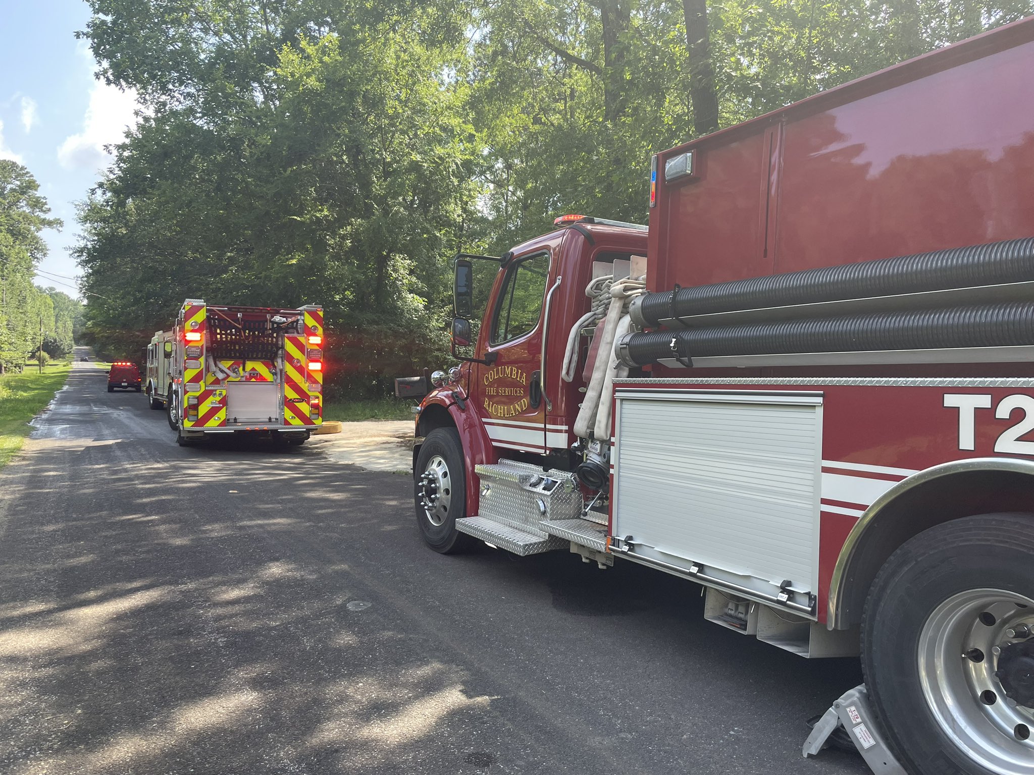 Columbia-Richland Fire crews along with Irmo Fire handle morning ...
